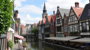250+ Belgian Last Names and Surnames with Meanings