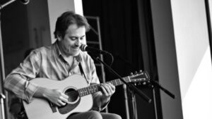 350+ Musical Last Names (Melodious Surnames That Sound Like Pure Magic)